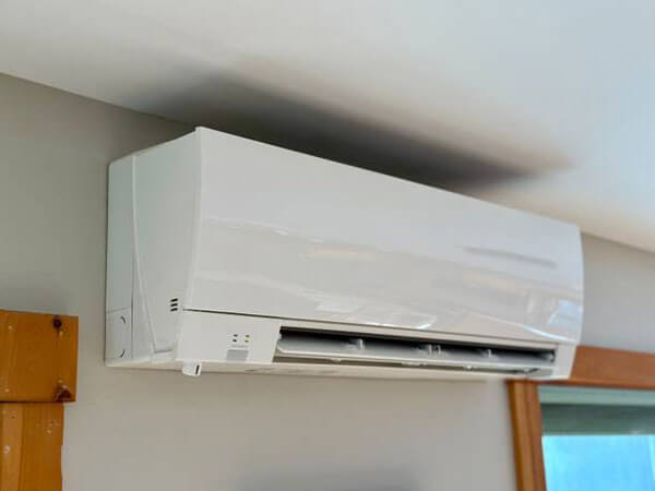 Window vs. Wall Air Conditioner Installation | St. Louis HVAC Tips